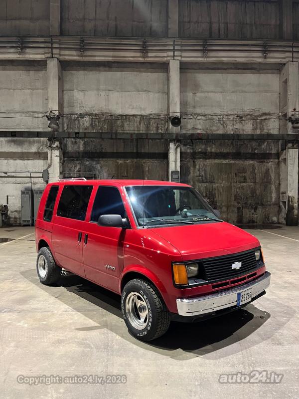Sarkans Chevrolet Astro 1990 Tallina, ar dzinēja tilpumu 4.30 L un nobraukumu 0 tūkst. km par 7800 €, foto 1 vietnē AUTOMOTO.COM.LV
