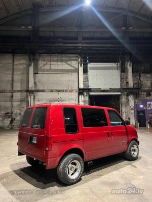 Sarkans Chevrolet Astro 1990 Tallina, ar dzinēja tilpumu 4.30 L un nobraukumu 0 tūkst. km par 7800 €, foto 3 vietnē AUTOMOTO.COM.LV