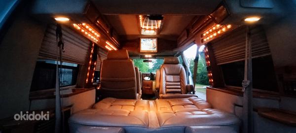 White Chevrolet Astro 2002 in Narva, with an engine capacity of 4.20 L and mileage of 142 thousand km for 19500 €, photo 5 on AUTOMOTO.COM.LV