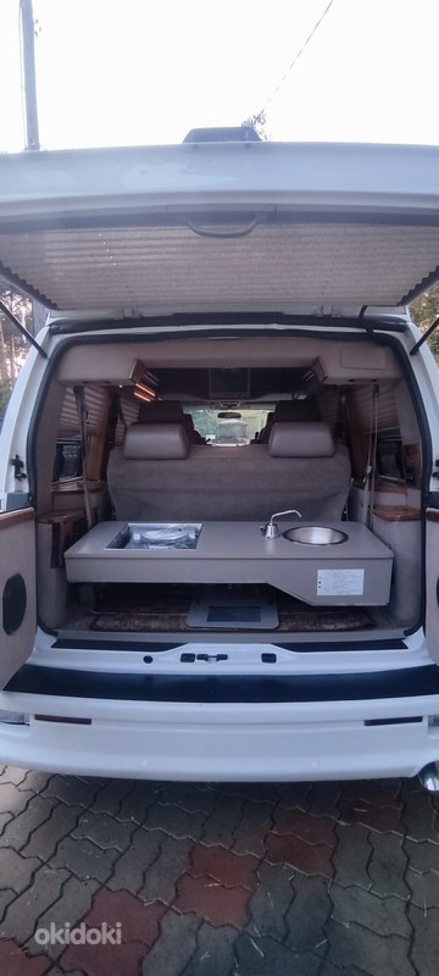 White Chevrolet Astro 2002 in Narva, with an engine capacity of 4.20 L and mileage of 142 thousand km for 19500 €, photo 27 on AUTOMOTO.COM.LV
