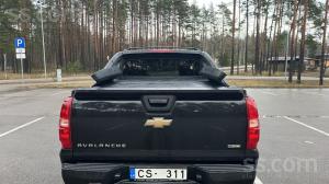 Black Chevrolet Avalanche 2007 in Riga, with an engine capacity of 5.30 L and mileage of 214 thousand km for 9700 €, photo 11 on AUTOMOTO.COM.LV