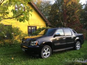 Black Chevrolet Avalanche 2007 in Riga, with an engine capacity of 5.30 L and mileage of 214 thousand km for 9700 €, photo 13 on AUTOMOTO.COM.LV
