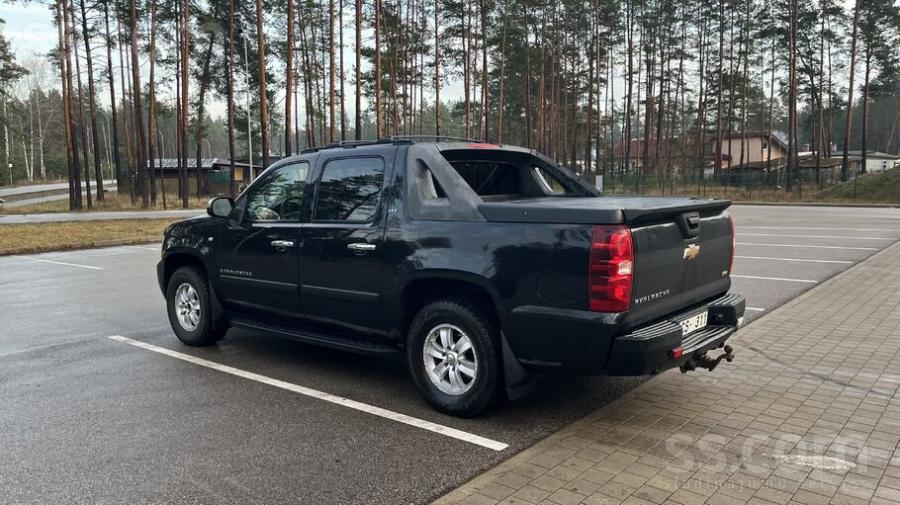 Black Chevrolet Avalanche 2007 in Riga, with an engine capacity of 5.30 L and mileage of 214 thousand km for 9700 €, photo 14 on AUTOMOTO.COM.LV