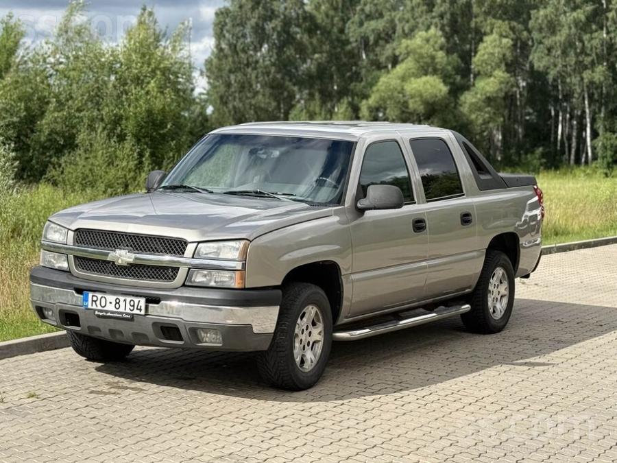 Серый Шевроле Аваланч 2003 в Рига, объемом двигателя 5.30 л и пробегом 370 тыс. км за 4100 €, фото 1 на AUTOMOTO.COM.LV