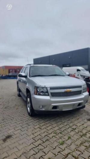 Pelēks Chevrolet Avalanche 2013 Klaipėda, ar dzinēja tilpumu 5.30 L un nobraukumu 370 tūkst. km par 9900 €, foto 4 vietnē AUTOMOTO.COM.LV