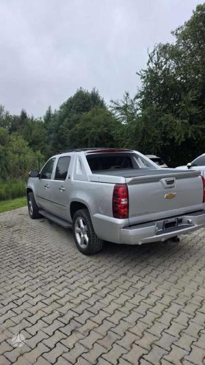 Pelēks Chevrolet Avalanche 2013 Klaipėda, ar dzinēja tilpumu 5.30 L un nobraukumu 370 tūkst. km par 9900 €, foto 7 vietnē AUTOMOTO.COM.LV