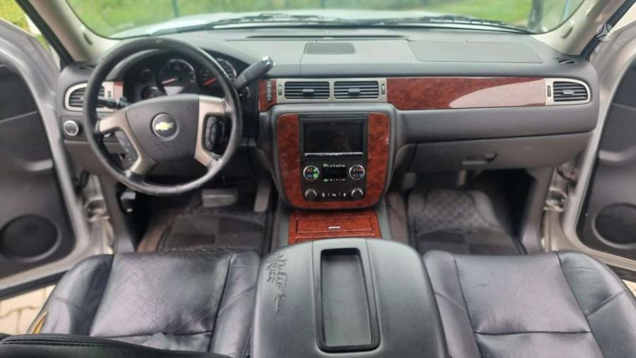 Pelēks Chevrolet Avalanche 2013 Klaipėda, ar dzinēja tilpumu 5.30 L un nobraukumu 370 tūkst. km par 9900 €, foto 11 vietnē AUTOMOTO.COM.LV