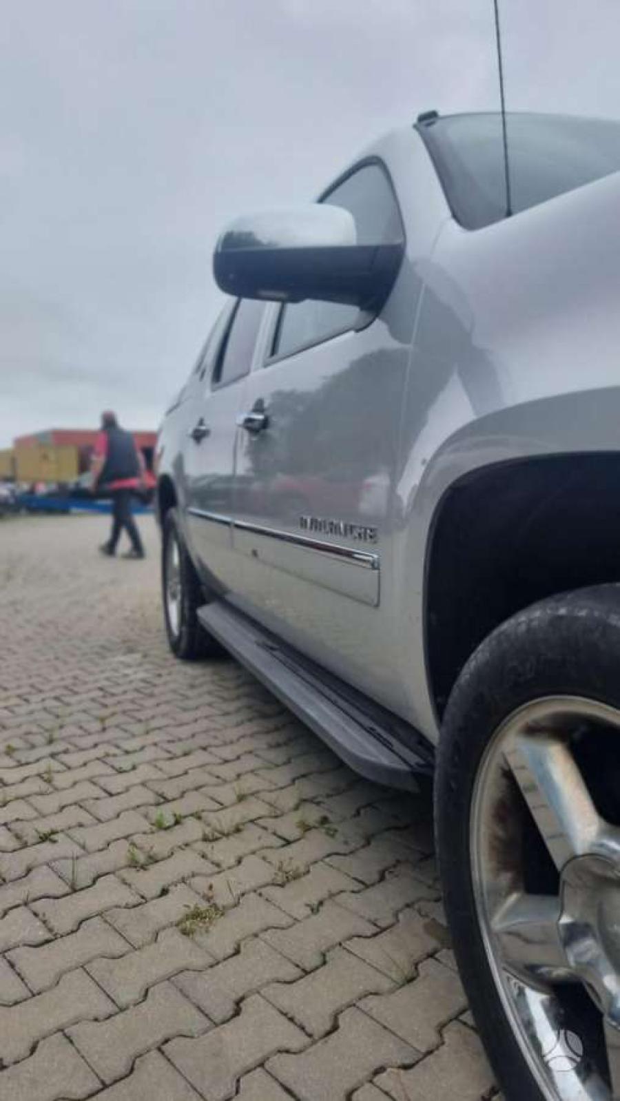 Pelēks Chevrolet Avalanche 2013 Klaipėda, ar dzinēja tilpumu 5.30 L un nobraukumu 370 tūkst. km par 9900 €, foto 17 vietnē AUTOMOTO.COM.LV