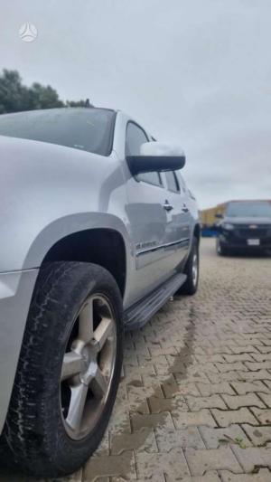 Pelēks Chevrolet Avalanche 2013 Klaipėda, ar dzinēja tilpumu 5.30 L un nobraukumu 370 tūkst. km par 9900 €, foto 18 vietnē AUTOMOTO.COM.LV