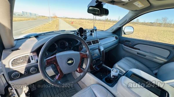 Balts Chevrolet Avalanche 2007 Tallina, ar dzinēja tilpumu 5.30 L un nobraukumu 228 tūkst. km par 22000 €, foto 11 vietnē AUTOMOTO.COM.LV