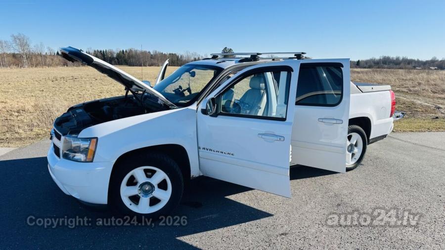 Balts Chevrolet Avalanche 2007 Tallina, ar dzinēja tilpumu 5.30 L un nobraukumu 228 tūkst. km par 22000 €, foto 21 vietnē AUTOMOTO.COM.LV
