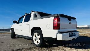 Balts Chevrolet Avalanche 2007 Tallina, ar dzinēja tilpumu 5.30 L un nobraukumu 228 tūkst. km par 22000 €, foto 26 vietnē AUTOMOTO.COM.LV