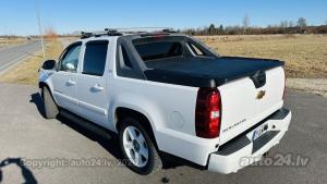 Balts Chevrolet Avalanche 2007 Tallina, ar dzinēja tilpumu 5.30 L un nobraukumu 228 tūkst. km par 22000 €, foto 28 vietnē AUTOMOTO.COM.LV