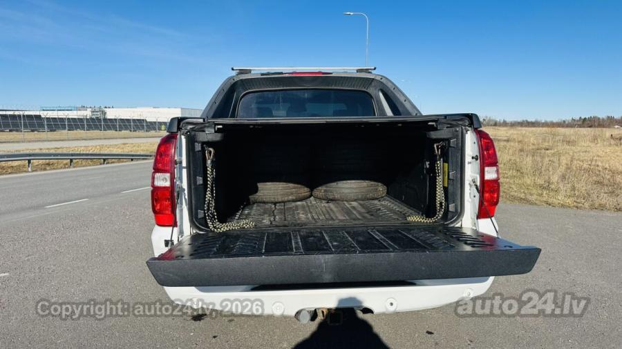 Balts Chevrolet Avalanche 2007 Tallina, ar dzinēja tilpumu 5.30 L un nobraukumu 228 tūkst. km par 22000 €, foto 29 vietnē AUTOMOTO.COM.LV