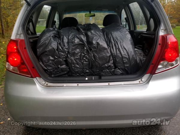 Chevrolet Aveo 2008 Tartu vietnē Melns Chevrolet Aveo 2008 Tartu, ar dzinēja tilpumu 1.40 L un nobraukumu 167 tūkst. km par 790 €, foto 7 vietnē AUTOMOTO.COM.LV