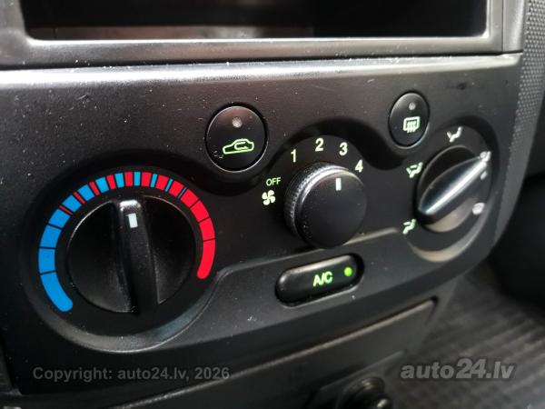 Chevrolet Aveo 2008 Tartu vietnē Melns Chevrolet Aveo 2008 Tartu, ar dzinēja tilpumu 1.40 L un nobraukumu 167 tūkst. km par 790 €, foto 9 vietnē AUTOMOTO.COM.LV