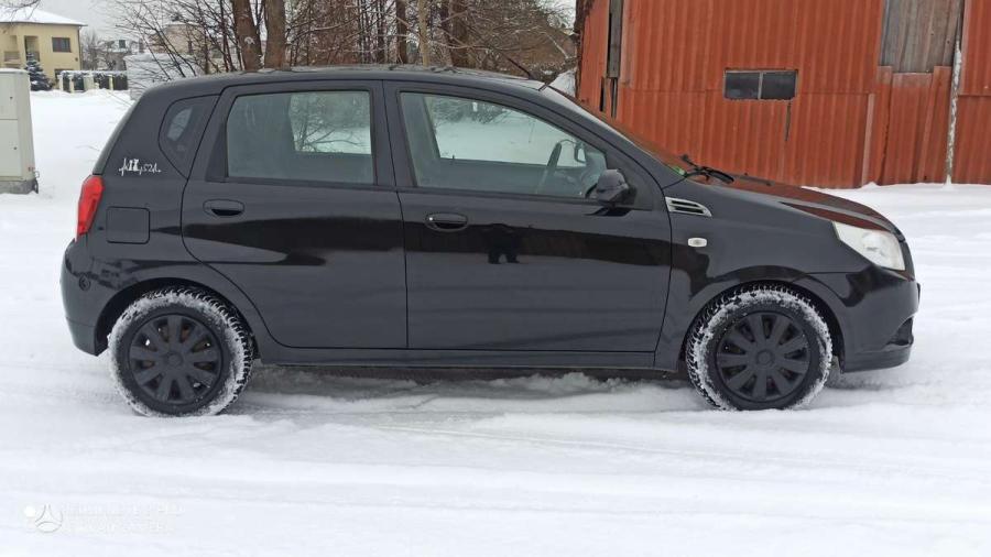 Black Chevrolet Aveo 2009 in Pakruojis, with an engine capacity of 1.20 L and mileage of 159 thousand km for 1450 €, photo 12 on AUTOMOTO.COM.LV