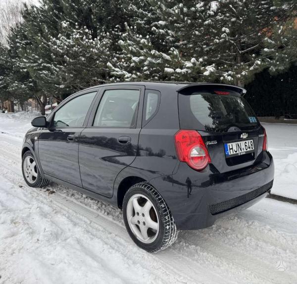 Melns Chevrolet Aveo 2009 Viļņa, ar dzinēja tilpumu 1.40 L un nobraukumu 180 tūkst. km par 2350 €, foto 3 vietnē AUTOMOTO.COM.LV