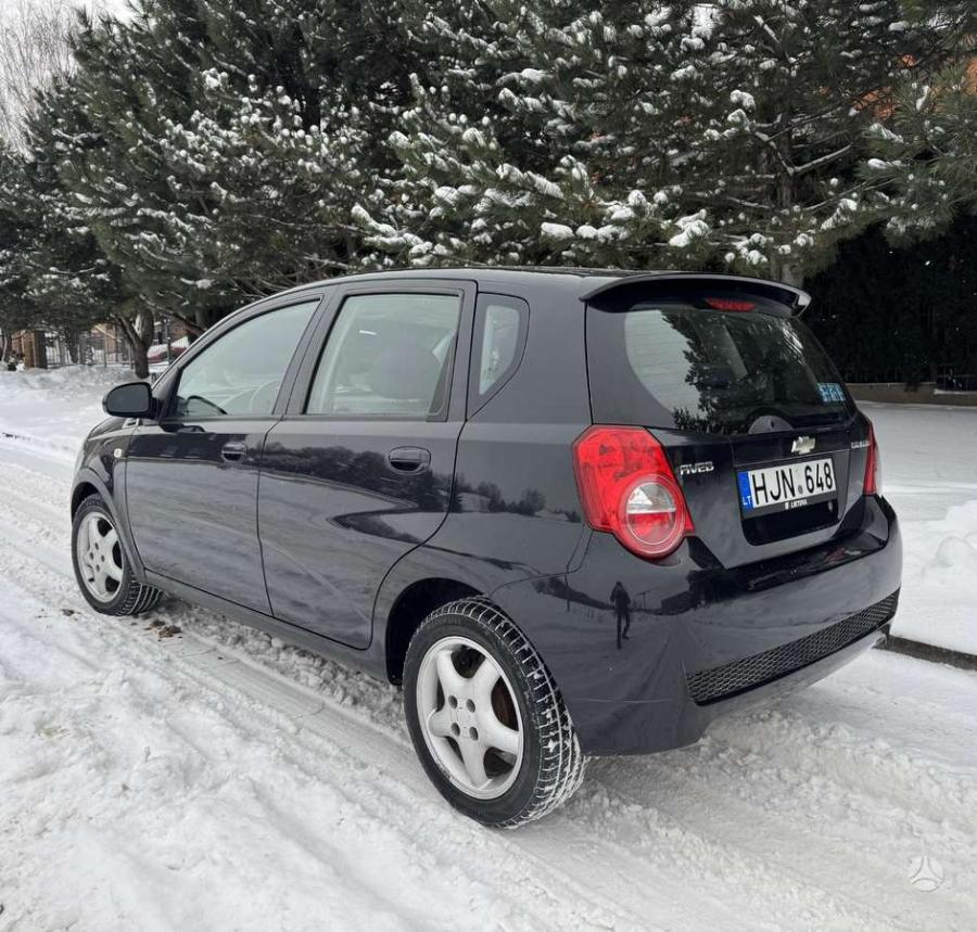 Melns Chevrolet Aveo 2009 Viļņa, ar dzinēja tilpumu 1.40 L un nobraukumu 180 tūkst. km par 2350 €, foto 3 vietnē AUTOMOTO.COM.LV
