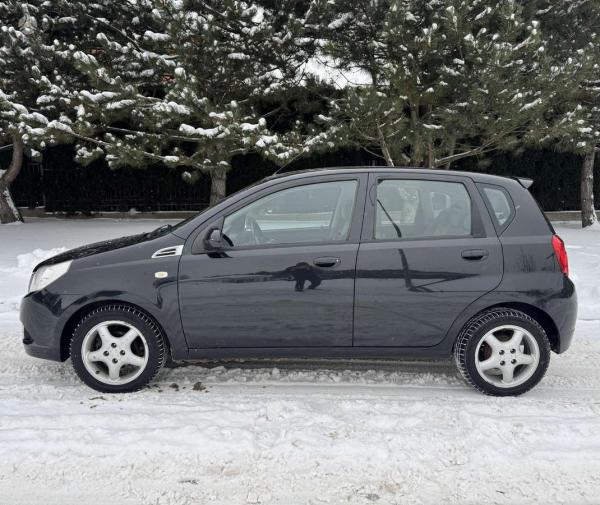 Melns Chevrolet Aveo 2009 Viļņa, ar dzinēja tilpumu 1.40 L un nobraukumu 180 tūkst. km par 2350 €, foto 6 vietnē AUTOMOTO.COM.LV