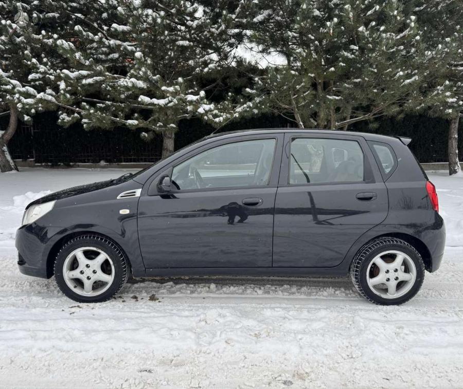 Melns Chevrolet Aveo 2009 Viļņa, ar dzinēja tilpumu 1.40 L un nobraukumu 180 tūkst. km par 2350 €, foto 6 vietnē AUTOMOTO.COM.LV