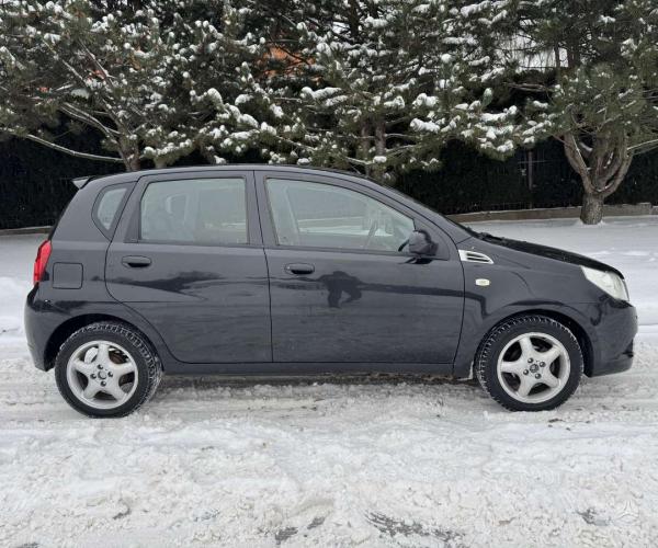 Melns Chevrolet Aveo 2009 Viļņa, ar dzinēja tilpumu 1.40 L un nobraukumu 180 tūkst. km par 2350 €, foto 7 vietnē AUTOMOTO.COM.LV