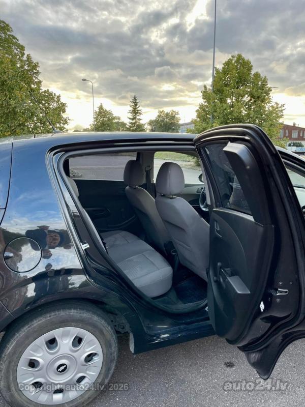 Black Chevrolet Aveo 2012 in Tallinn, with an engine capacity of 1.20 L and mileage of 224 thousand km for 2190 €, photo 5 on AUTOMOTO.COM.LV