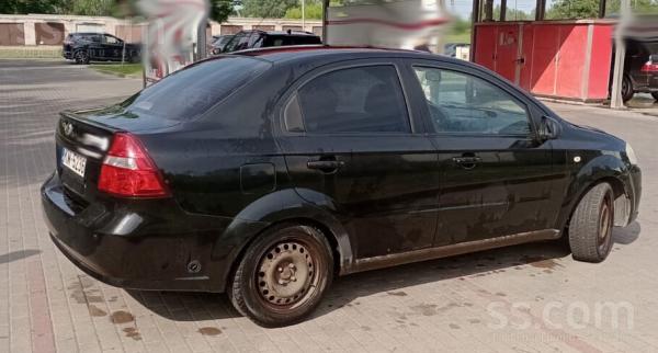 Black Chevrolet Aveo 2008 in Riga, with an engine capacity of 1.40 L and mileage of 203 thousand km for 680 €, photo 2 on AUTOMOTO.COM.LV