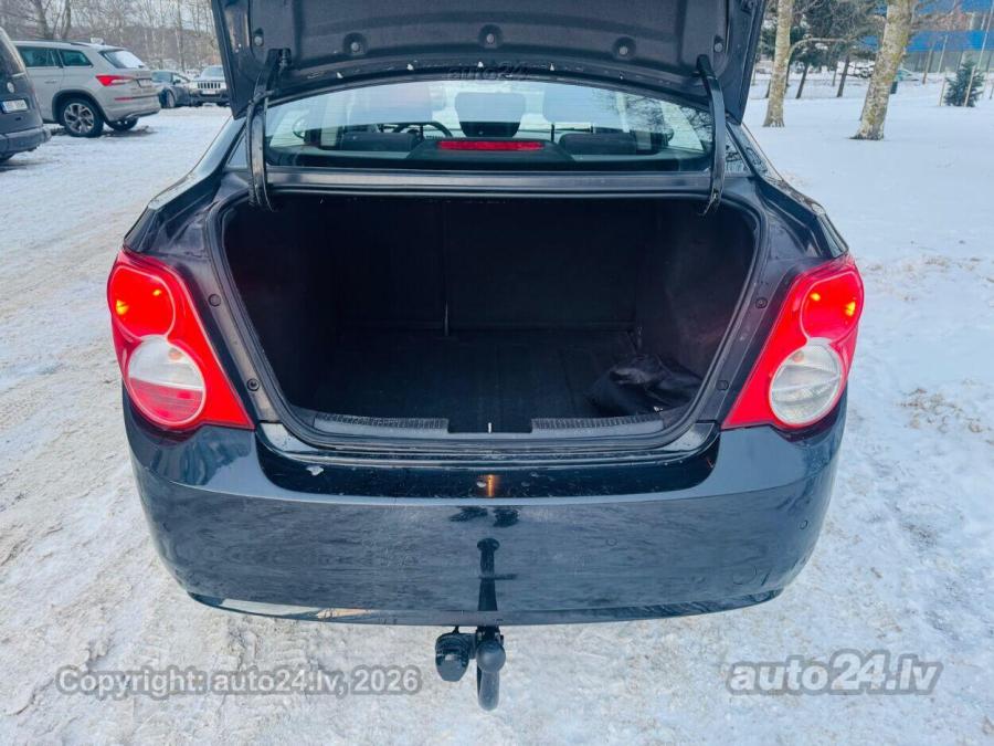 Black Chevrolet Aveo 2012 in Tallinn, with an engine capacity of 1.40 L and mileage of 318 thousand km for 1990 €, photo 10 on AUTOMOTO.COM.LV