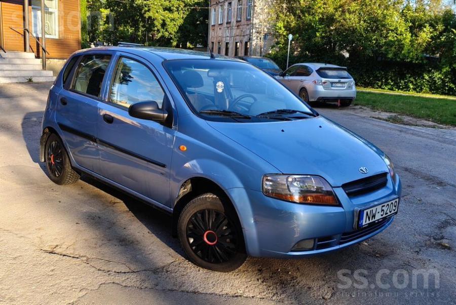 Zils Chevrolet Aveo 2003 Rīga, ar dzinēja tilpumu 1.40 L un nobraukumu 213 tūkst. km par 900 €, foto 3 vietnē AUTOMOTO.COM.LV