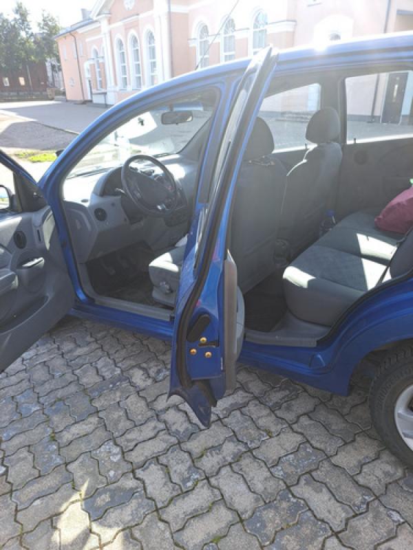 Zils Chevrolet Aveo 2005 Narva-Jēsū, ar dzinēja tilpumu 0.00 L un nobraukumu 141 tūkst. km par 800 €, foto 5 vietnē AUTOMOTO.COM.LV