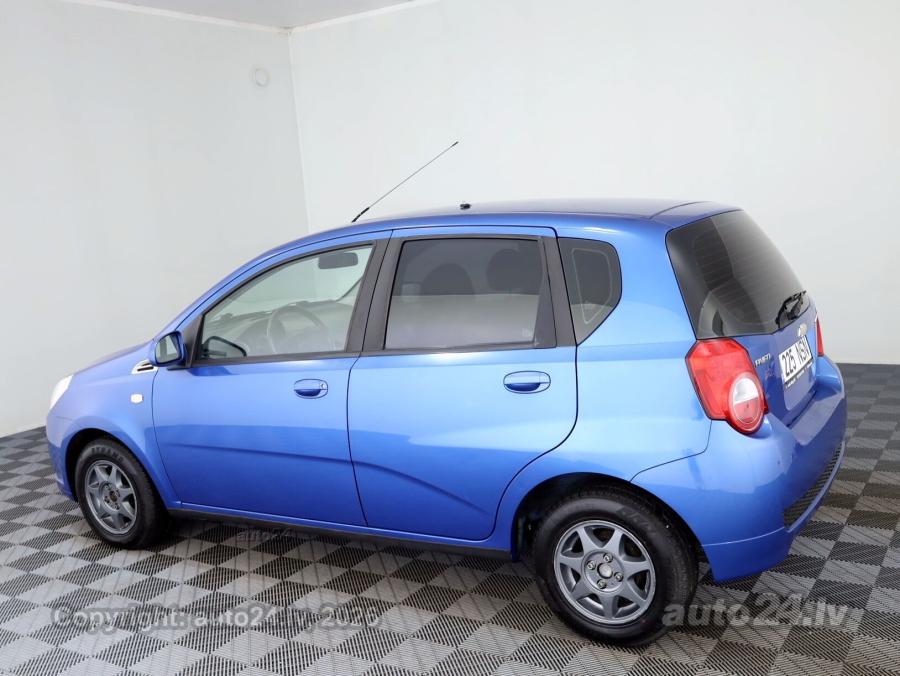 Zils Chevrolet Aveo 2010 Tallina, ar dzinēja tilpumu 1.20 L un nobraukumu 259 tūkst. km par 1499 €, foto 5 vietnē AUTOMOTO.COM.LV
