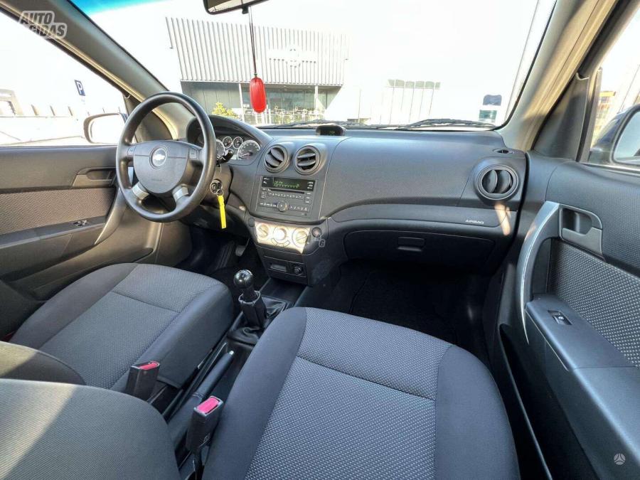 Zils Chevrolet Aveo 2010 Šauļi, ar dzinēja tilpumu 1.20 L un nobraukumu 145 tūkst. km par 2600 €, foto 21 vietnē AUTOMOTO.COM.LV