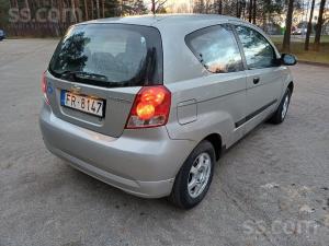 Pelēks Chevrolet Aveo 2005 Rīga, ar dzinēja tilpumu 1.20 L un nobraukumu 0 tūkst. km par 300 €, foto 3 vietnē AUTOMOTO.COM.LV