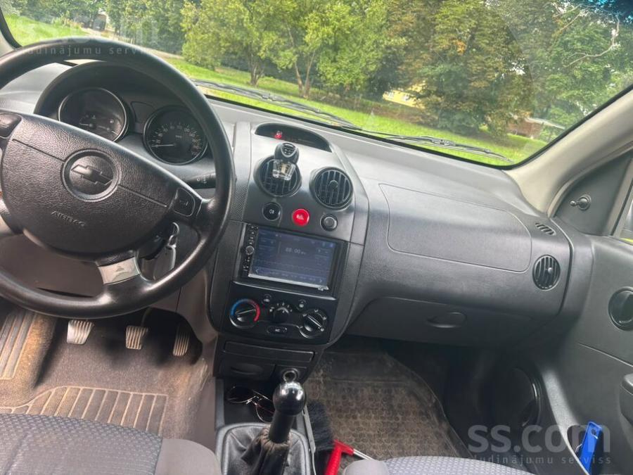 Pelēks Chevrolet Aveo 2006 Bauska, ar dzinēja tilpumu 1.20 L un nobraukumu 230 tūkst. km par 450 €, foto 3 vietnē AUTOMOTO.COM.LV