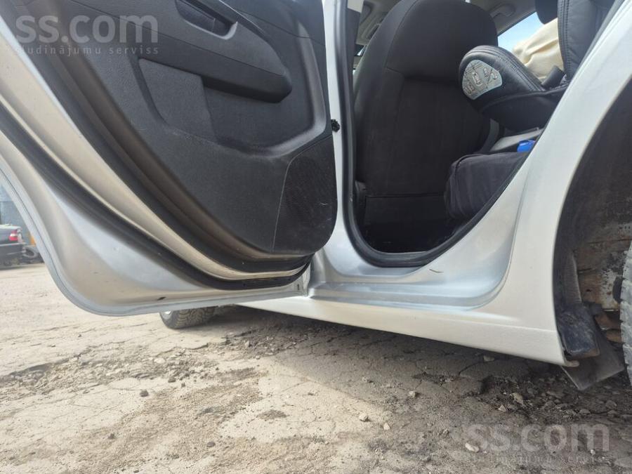Pelēks Chevrolet Aveo 2012 Rīga, ar dzinēja tilpumu 1.20 L un nobraukumu 256 tūkst. km par 2699 €, foto 10 vietnē AUTOMOTO.COM.LV