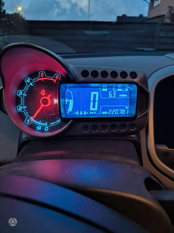 Шевроле Авео 2013 в Клайпеда на AUTOMOTO.COM.LV Серый Шевроле Авео 2013 в Клайпеда, объемом двигателя 1.25 л и пробегом 221 тыс. км за 2500 €, фото 9 на AUTOMOTO.COM.LV
