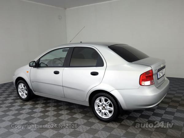 Grey Chevrolet Aveo 2005 in Tallinn, with an engine capacity of 1.40 L and mileage of 124 thousand km for 999 €, photo 4 on AUTOMOTO.COM.LV