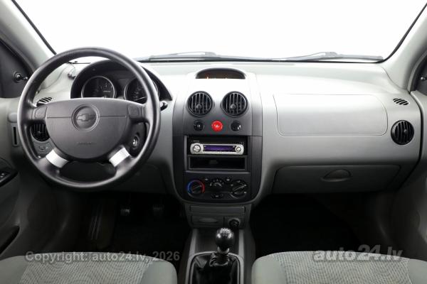 Grey Chevrolet Aveo 2005 in Tallinn, with an engine capacity of 1.40 L and mileage of 124 thousand km for 999 €, photo 5 on AUTOMOTO.COM.LV