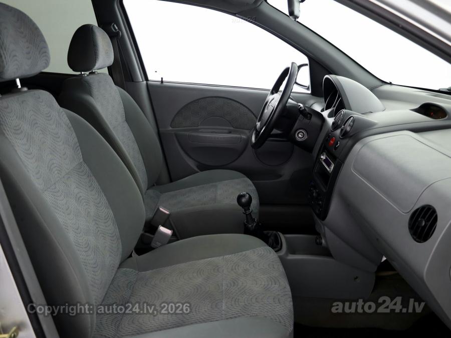 Pelēks Chevrolet Aveo 2005 Tallina, ar dzinēja tilpumu 1.40 L un nobraukumu 124 tūkst. km par 999 €, foto 7 vietnē AUTOMOTO.COM.LV