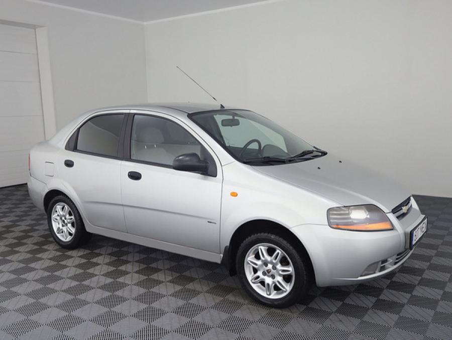 Pelēks Chevrolet Aveo 2005 Tallina, ar dzinēja tilpumu 1.40 L un nobraukumu 124 tūkst. km par 699 €, foto 1 vietnē AUTOMOTO.COM.LV