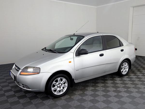 Chevrolet Aveo 2005 in Tallinn on AUTOMOTO.COM.LV Grey Chevrolet Aveo 2005 in Tallinn, with an engine capacity of 1.40 L and mileage of 124 thousand km for 699 €, photo 3 on AUTOMOTO.COM.LV