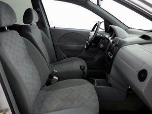 Pelēks Chevrolet Aveo 2005 Tallina, ar dzinēja tilpumu 1.40 L un nobraukumu 124 tūkst. km par 699 €, foto 7 vietnē AUTOMOTO.COM.LV