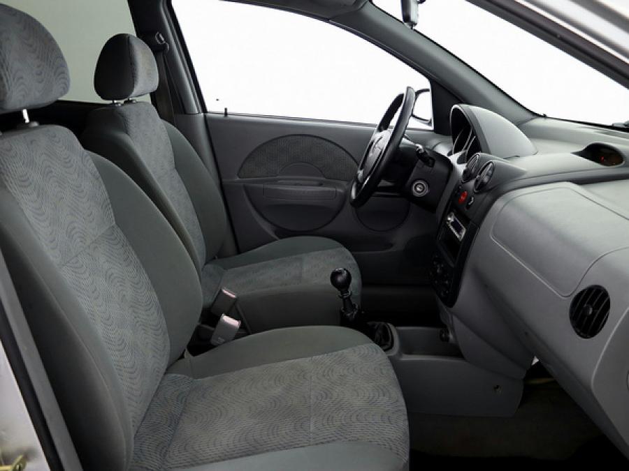 Pelēks Chevrolet Aveo 2005 Tallina, ar dzinēja tilpumu 1.40 L un nobraukumu 124 tūkst. km par 699 €, foto 7 vietnē AUTOMOTO.COM.LV