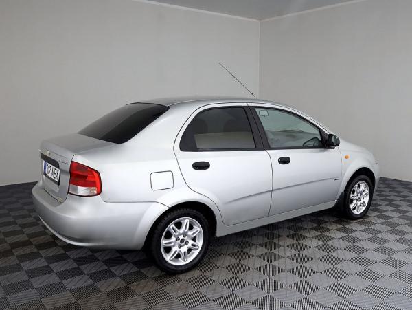 Chevrolet Aveo 2005 in Tallinn on AUTOMOTO.COM.LV Grey Chevrolet Aveo 2005 in Tallinn, with an engine capacity of 1.40 L and mileage of 124 thousand km for 699 €, photo 11 on AUTOMOTO.COM.LV
