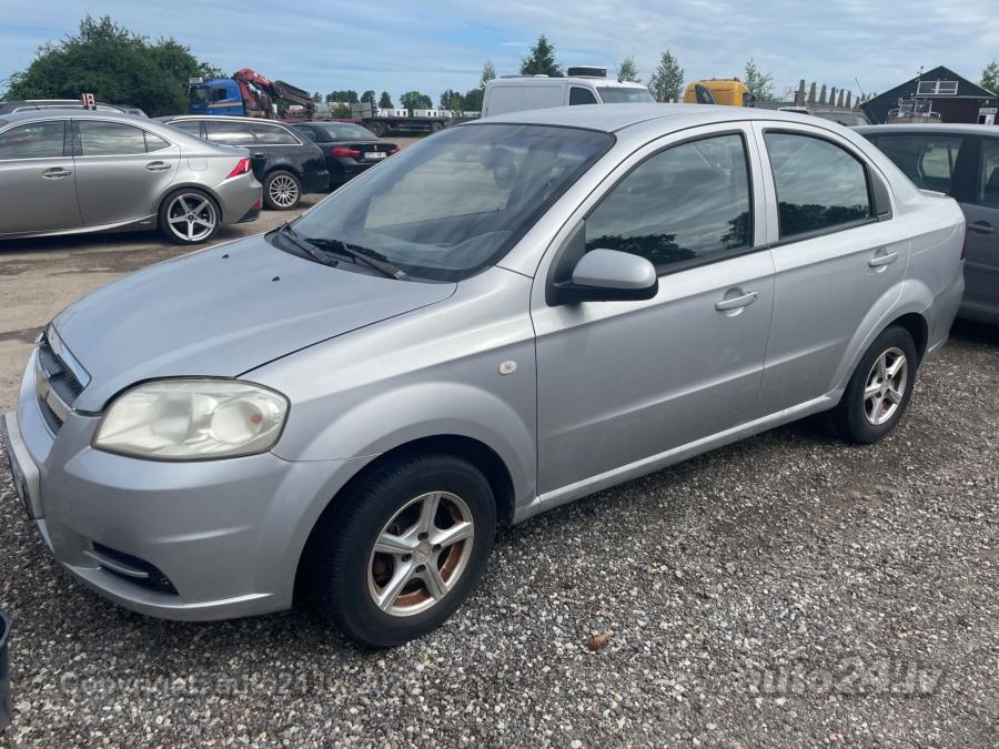 Pelēks Chevrolet Aveo 2007 Tartu, ar dzinēja tilpumu 1.40 L un nobraukumu 130 tūkst. km par 400 €, foto 3 vietnē AUTOMOTO.COM.LV