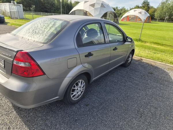Grey Chevrolet Aveo 2010 in Vilnius, with an engine capacity of 1.40 L and mileage of 126 thousand km for 1500 €, photo 4 on AUTOMOTO.COM.LV
