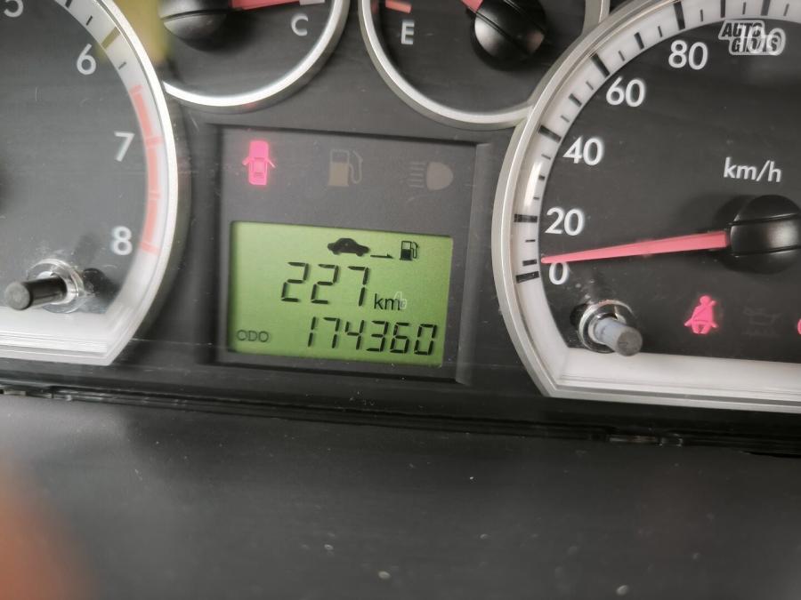 Chevrolet Aveo 2009 in Pakruojis, with an engine capacity of 1.20 L and mileage of 174 thousand km for 1500 €, photo 8 on AUTOMOTO.COM.LV