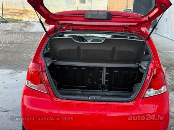 Sarkans Chevrolet Aveo 2005 Tallina, ar dzinēja tilpumu 1.40 L un nobraukumu 189 tūkst. km par 899 €, foto 11 vietnē AUTOMOTO.COM.LV