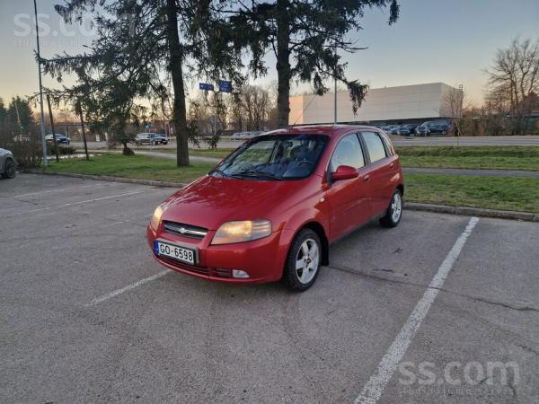 Red Chevrolet Aveo 2007 in Riga, with an engine capacity of 1.40 L and mileage of 192 thousand km for 1000 €, photo 1 on AUTOMOTO.COM.LV